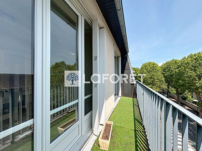 Appartement à louer - Saint-Nom-la-Bretèche - 3 pièces - 2 chambres