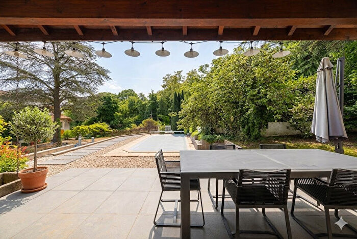 Vénissieux, Centre-ville : Maison 6 pièces à vendre