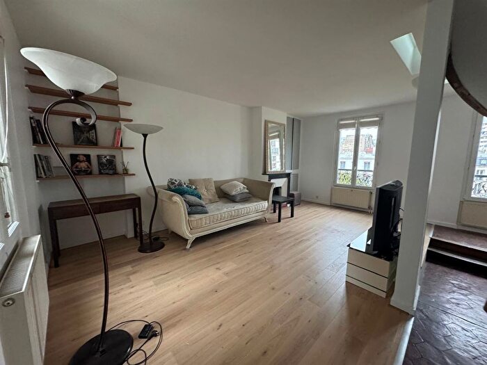 Appartement à louer - Paris e  - 4 pièces - 2 chambres