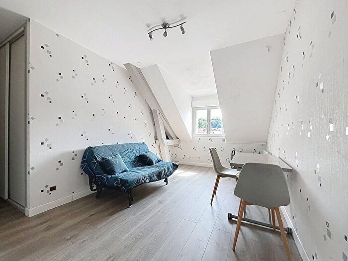 Appartement à louer - Rive Gauche-Chipotte, Épinal - 1 pièce