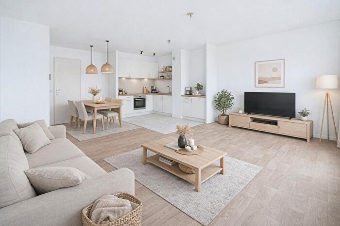 Appartement à vendre - Saint-Pierre-du-Perray - 3 pièces - 2 chambres