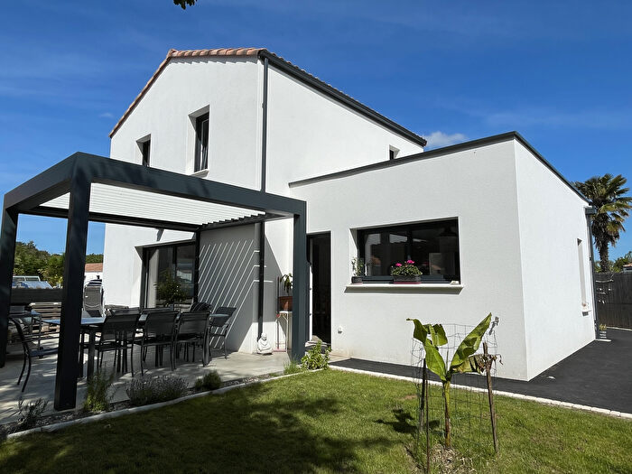 Maisons à vendre et appartements à louer - 1