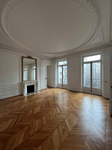 Appartement à louer - Triangle dOr, Paris ème arrondissement - 5 pièces - 3 chambres