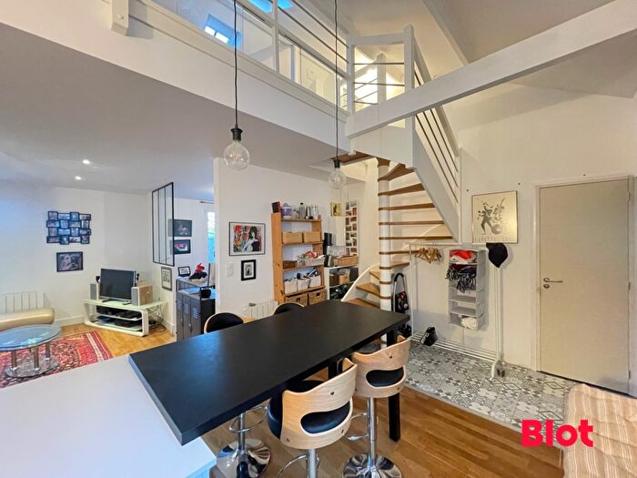 Appartement à vendre - Quartiers Centre, Saint-Hélier, Gare - 2 pièces - 1 chambre