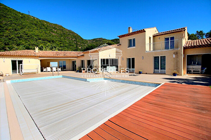 Maison 7 pièces à vendre - Cavalaire-sur-Mer, Castillane, Vivards, Roseraie, Rigaud, Cros de Mouton