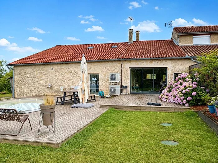 Sainte-Croix-du-Mont : Maison 7 pièces à vendre