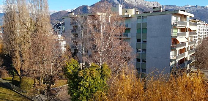 Appartement à louer - Annecy, Parmelan, Albigny - 3 pièces - 2 chambres