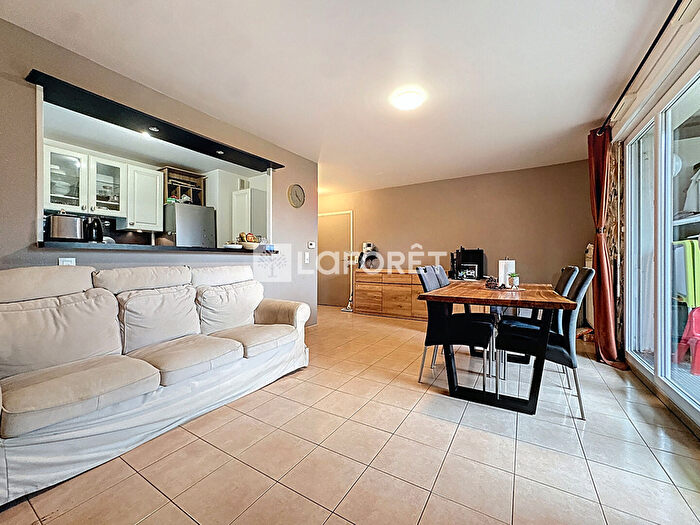 Appartement à vendre - Lieusaint - 3 pièces - 2 chambres