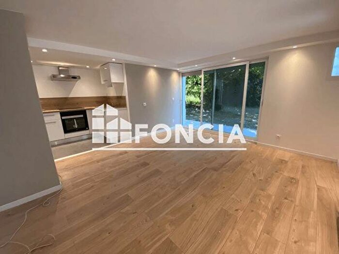 Appartement à louer - Teyssère, Saint-Martin-dHères - 3 pièces - 2 chambres