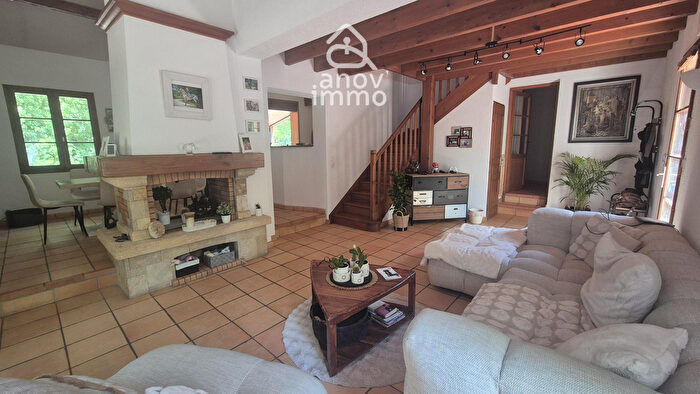 Mouthiers-sur-Boëme : Maison 8 pièces à vendre