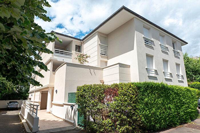 Appartement 4 pièces à Le Chesnay, Nouveau Chesnay, à vendre