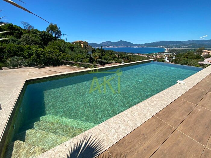 Maison à vendre - Grosseto-Prugna - 7 pièces - 6 chambres