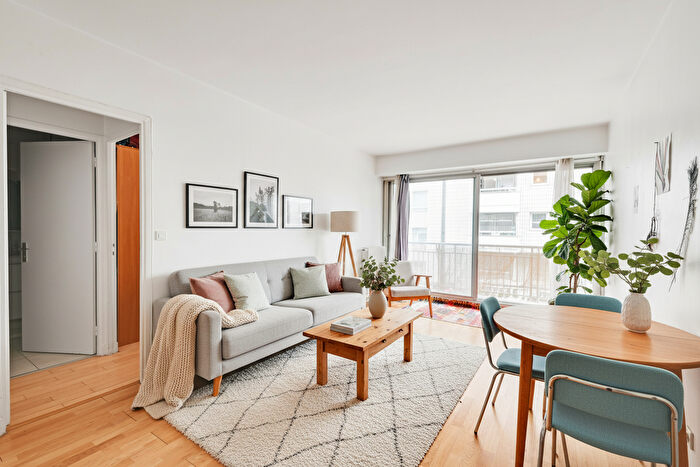 Appartement à vendre - Paris e , Danube - 2 pièces - 1 chambre