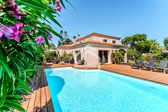 Le Bouscat, Lyautey, Champ de Courses : Maison 8 pièces à vendre