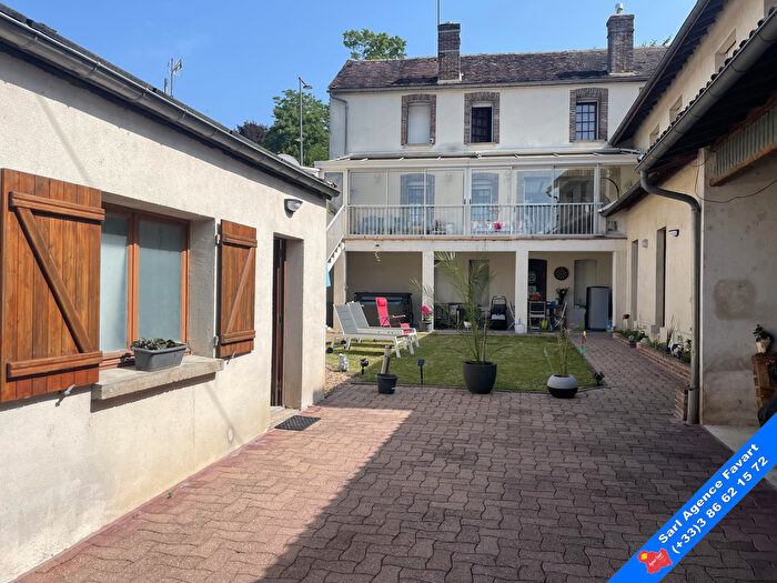 Maison à vendre - Joigny - 6 pièces - 2 chambres
