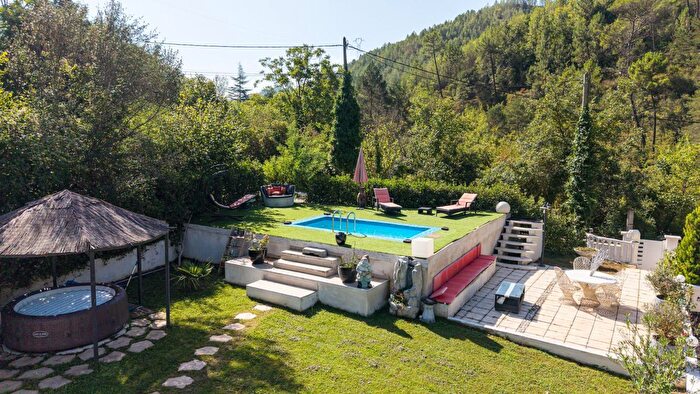 Maison 5 pièces à L'Escarène, à vendre