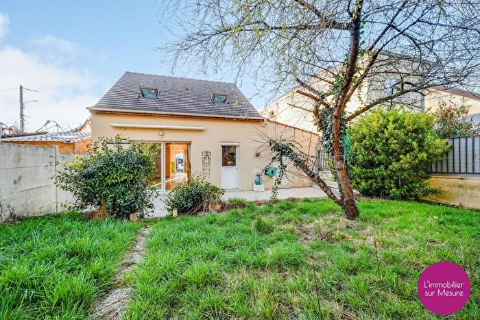 Maison à vendre - Pontault-Combault, Centre commercial - 4 pièces - 3 chambres