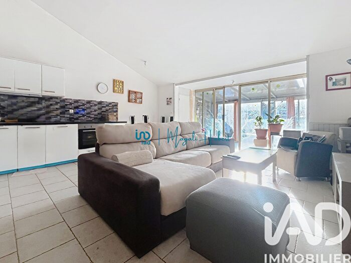 Maison à vendre - Savigny-le-Temple, Plessis-le-Roi - 4 pièces - 2 chambres