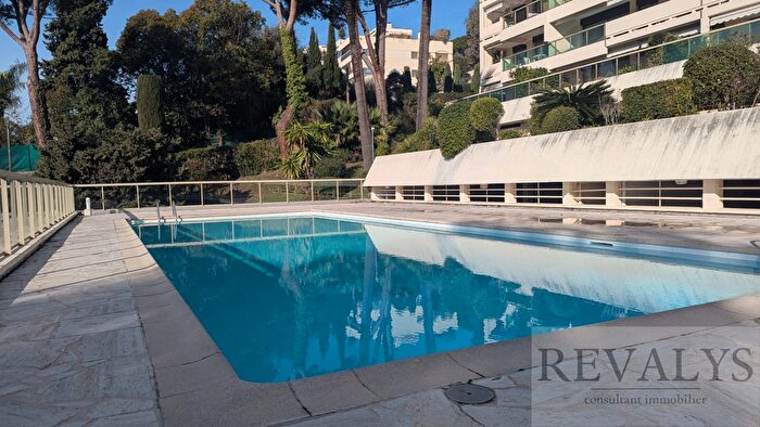 Appartement à vendre - Le Cannet, Centre-ville - 4 pièces - 3 chambres