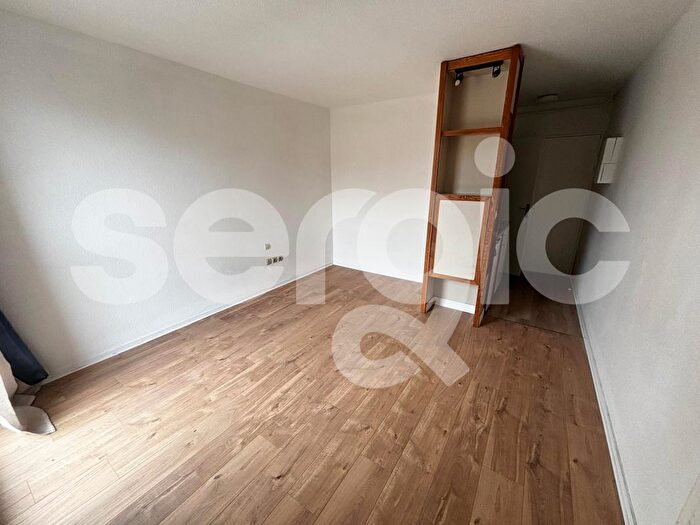 Appartement à louer - Cergy, Axe Majeur, Horloge - 1 pièce