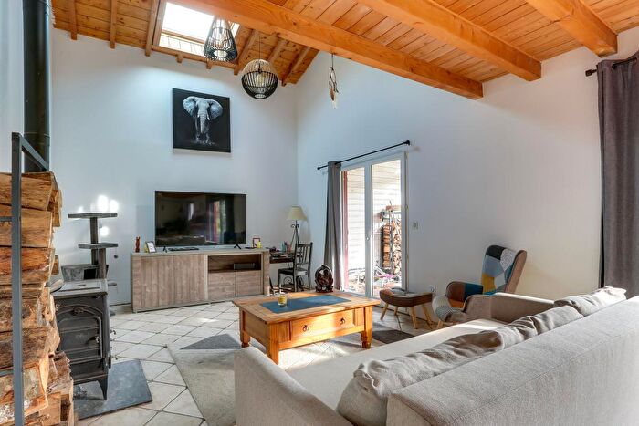 Maison à vendre - Saint-Martin-dArrossa - 6 pièces - 5 chambres