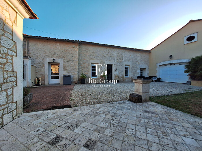 Maison 6 pièces à Mosnac, à vendre