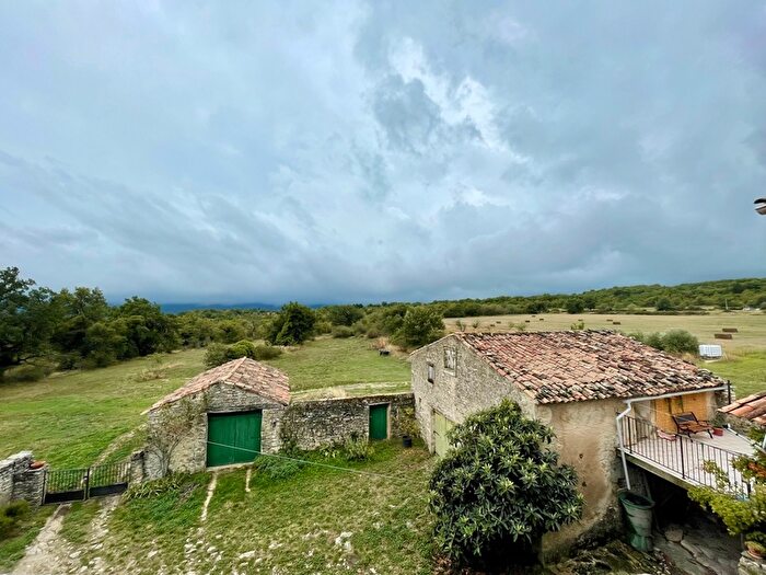 Maison 9 pièces à vendre à Saint-Martin-de-Castillon