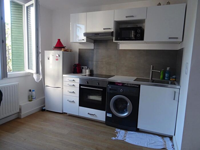 Appartement à louer - Nîmes, collines - 2 pièces - 1 chambre
