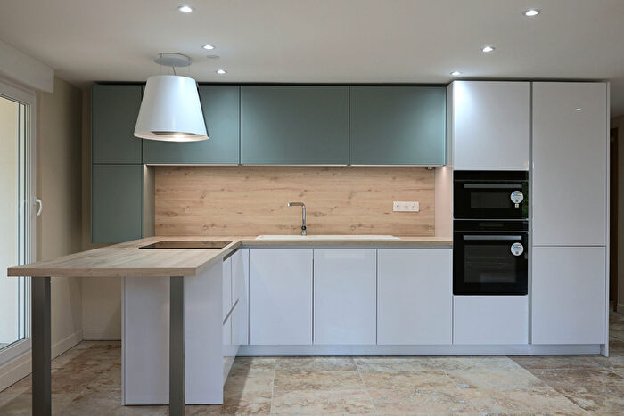 Appartement à vendre - Châtillon-le-Duc - 5 pièces - 3 chambres