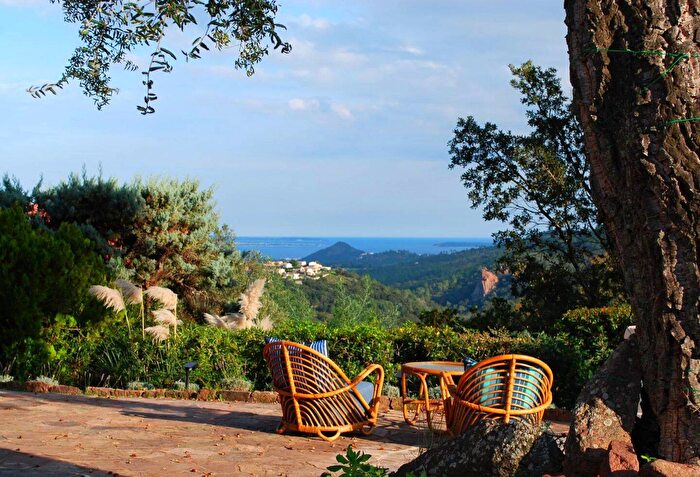 Maison à louer - Cannes - 6 pièces - 4 chambres