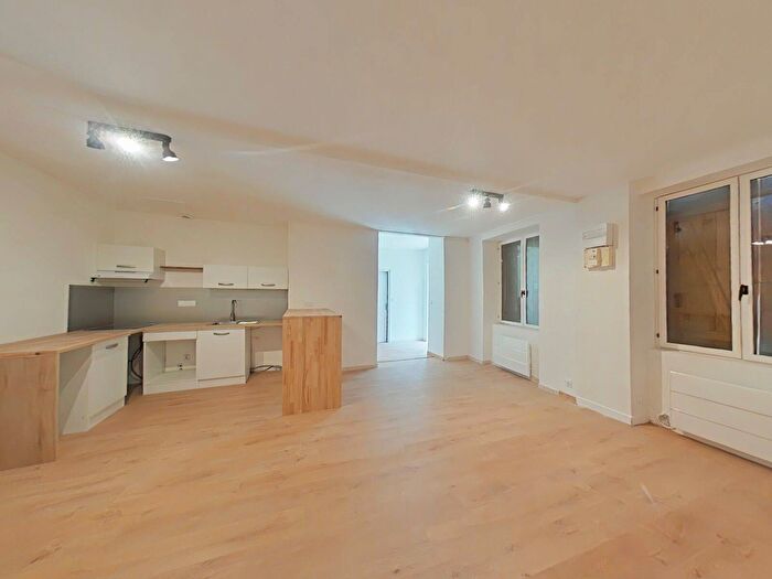 Appartement à louer - Saint-Étienne - 2 pièces - 1 chambre