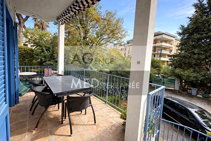 Appartement à vendre - Antibes, Juan-les-Pins, Le Cap - 3 pièces - 2 chambres