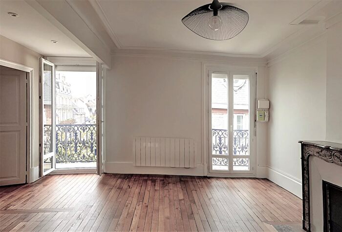 Appartement à louer - Nevers, Centre-ville - 2 pièces - 1 chambre