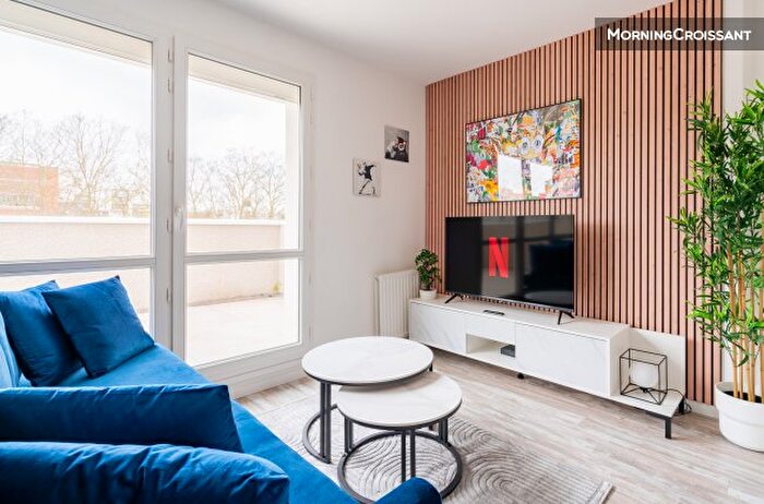 Appartement 1 pièce à Évry, Les Pyramides, à louer