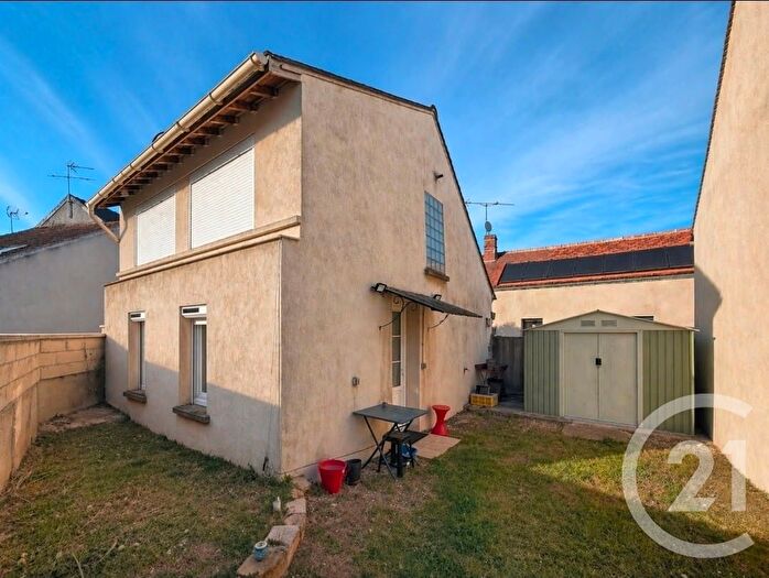 La Brosse-Montceaux : Maison 2 pièces à vendre