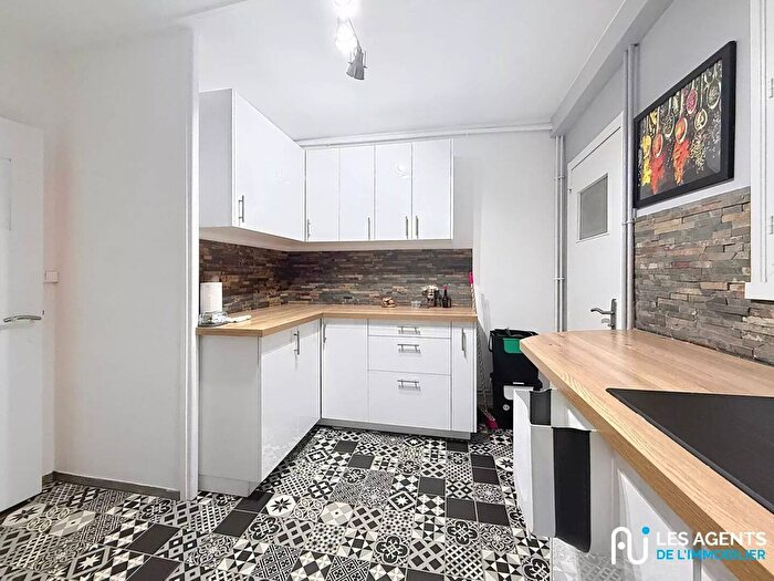 Appartement à louer - Grand Centre Ville, Saint-Jean-de-la-Ruelle - 3 pièces - 3 chambres