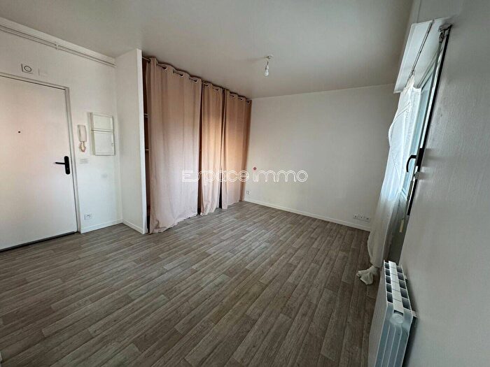 Appartement 1 pièce à Saint Marc-Croix de Pierre-Saint Nicaise, Rouen, à louer