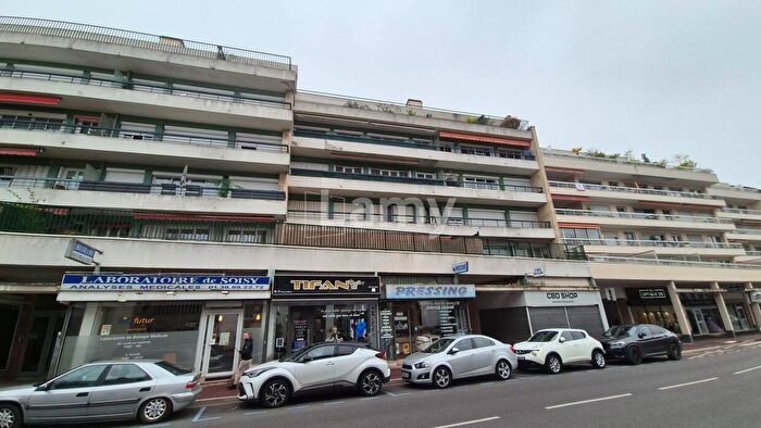 Appartement à louer - Le Centre, Soisy-sous-Montmorency - 3 pièces - 2 chambres