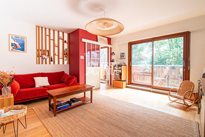 Appartement à vendre - Paris e , Secrétan, Jaurès - 4 pièces - 3 chambres