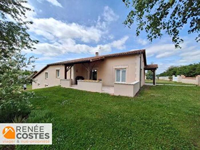 Maison à vendre - Montbron - 5 pièces - 4 chambres