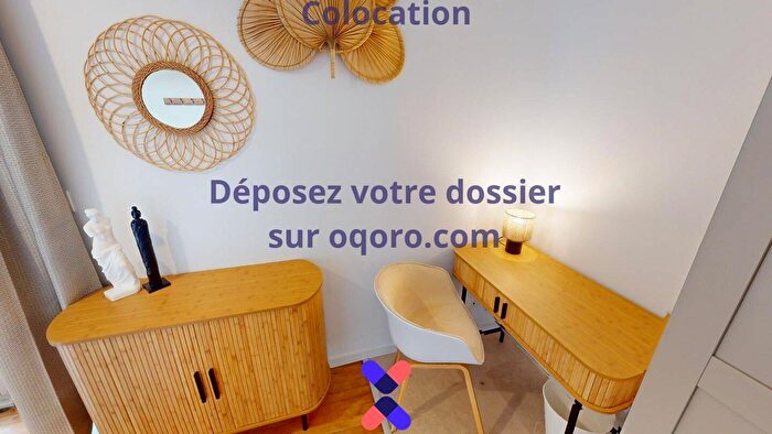 Maison à louer - Bron Centre-Le Rafour - 17 pièces - 16 chambres