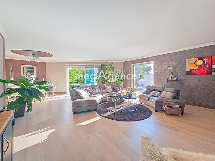 Maison à vendre - Cholet, Bretagne - 7 pièces - 3 chambres