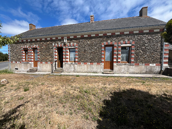 Maison 4 pièces à Les Touches, à vendre