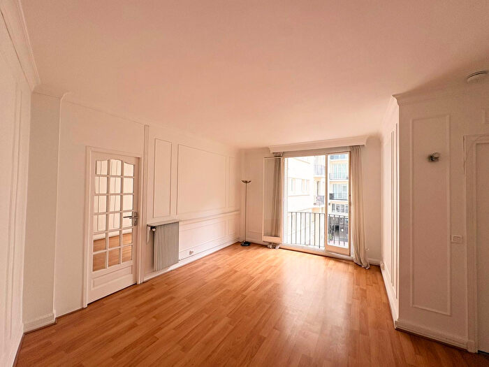Appartement 2 pièces à Paris 16ème, Dauphine, à louer