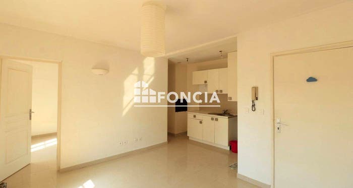 Arènes, Nîmes : Appartement 2 pièces à louer