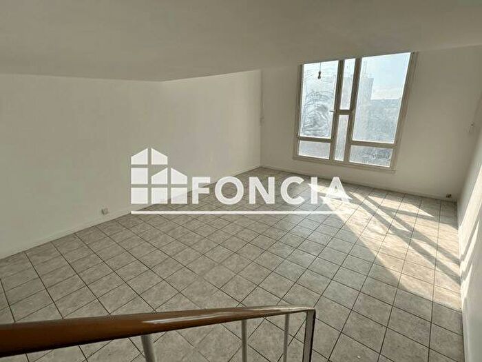 Appartement à louer - Croix Blanche-Plein Ciel-Nord Est, Le Mée-sur-Seine - 3 pièces - 2 chambres