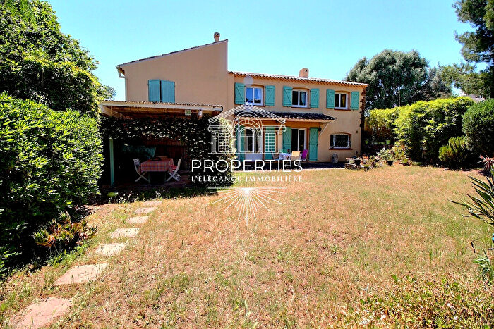 Maison 4 pièces à Bormes-les-Mimosas, Centre-ville, Le Pin, à vendre