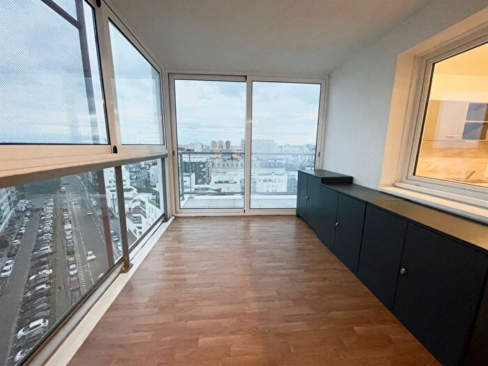 Ivry-sur-Seine, Petit Ivry : Appartement 2 pièces à vendre