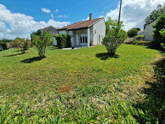 Maison 7 pièces à vendre à Saint-Seurin-de-Cursac