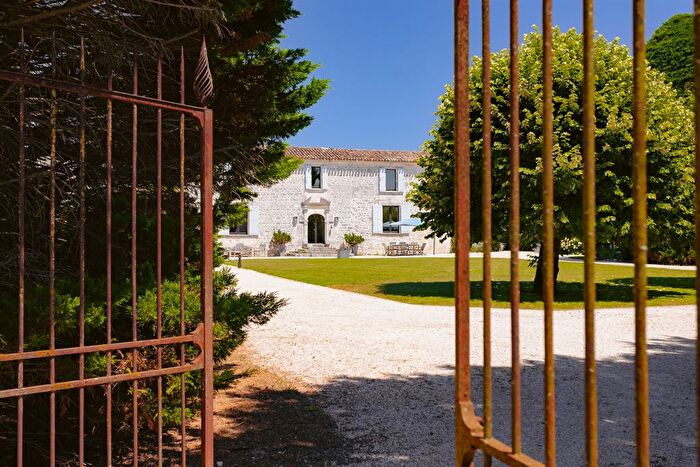 Maison 11 pièces à vendre à Chaillevette